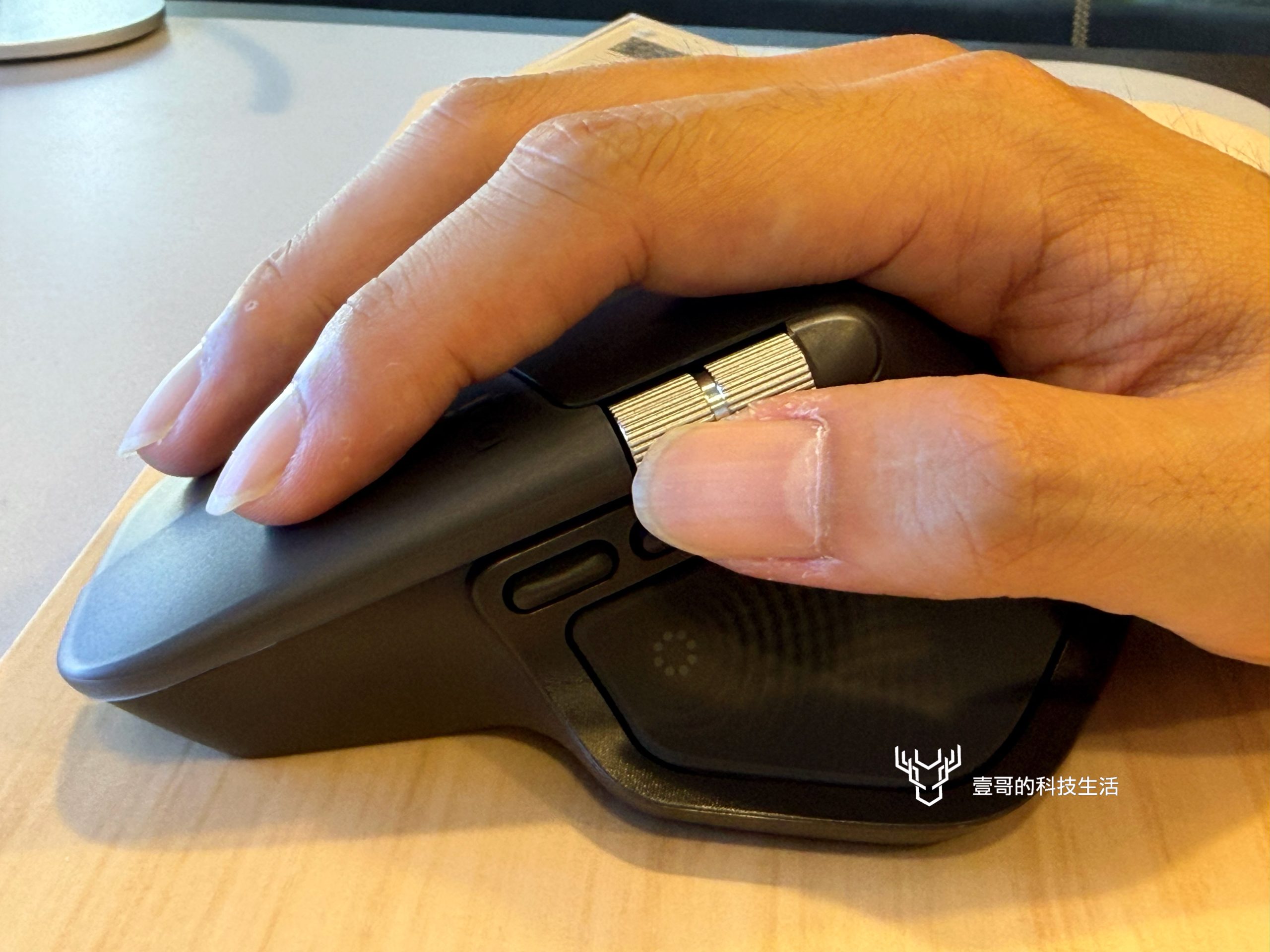 羅技首款配備觸覺回饋、Action Ring 快捷環的 Logitech MX Master 4 無線滑鼠登台 – 壹哥的科技生活